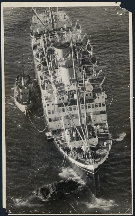 70 Years Ago – Wanganella Strikes Rocks in Wellington Harbour