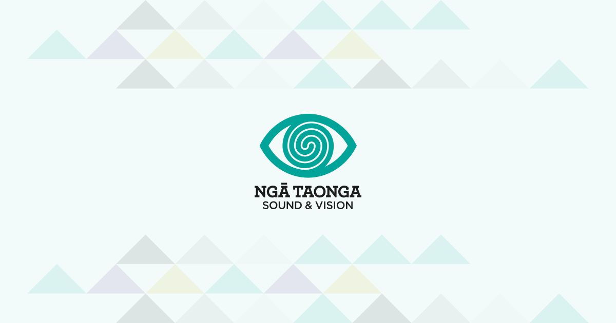 WAKA HUIA; MARAE - TUWHANGAI